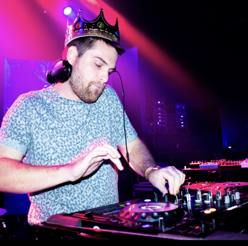 Allen.MP3 On the Patio